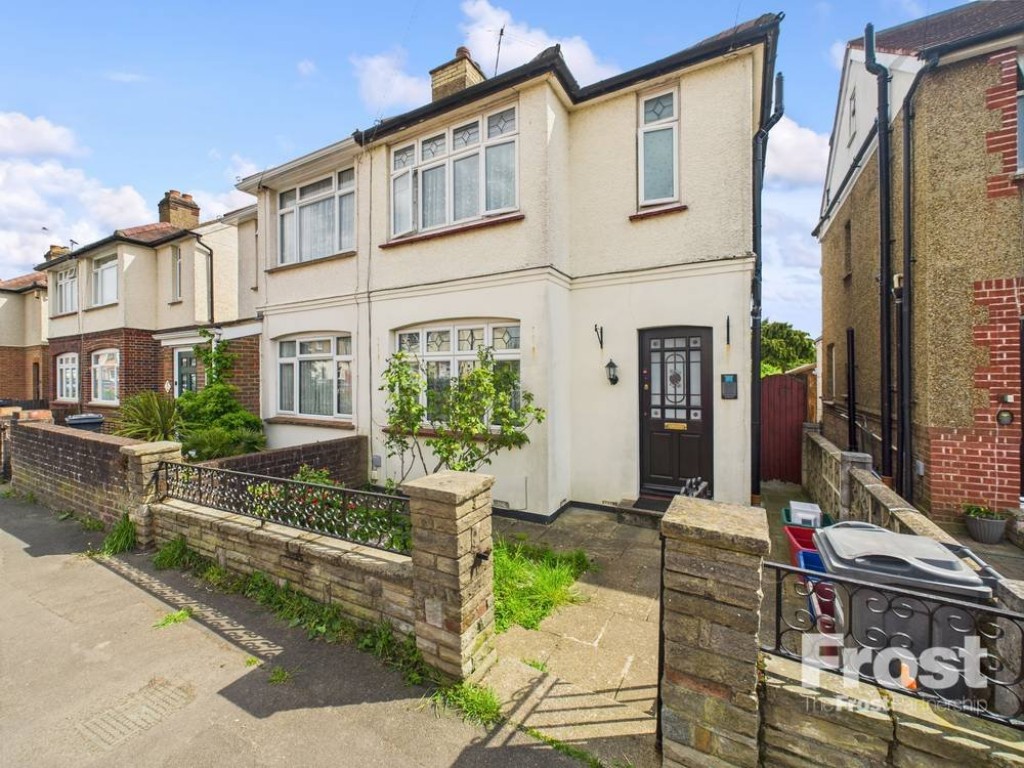 Feltham, Middlesex, 3 bedroom, Semi Detached House